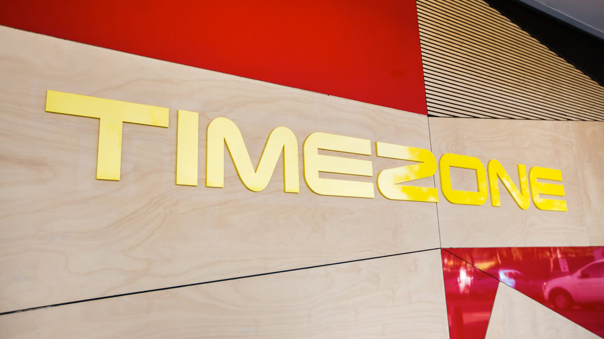 Timezone - antics@play